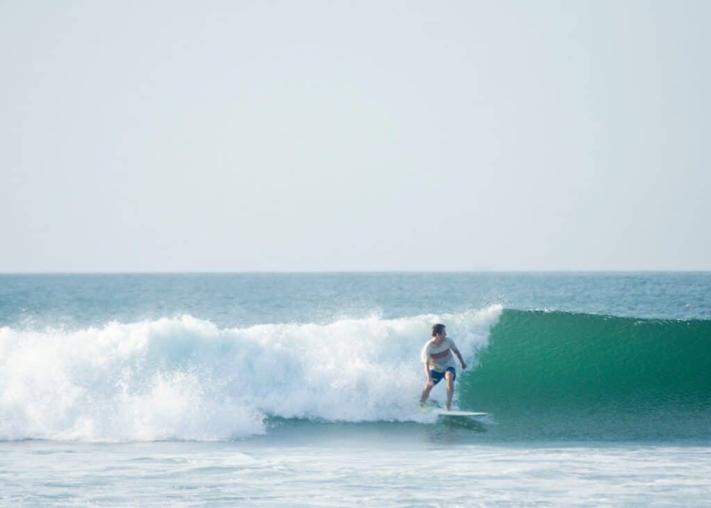 5 Best Surf Spots in Peru for Beginners